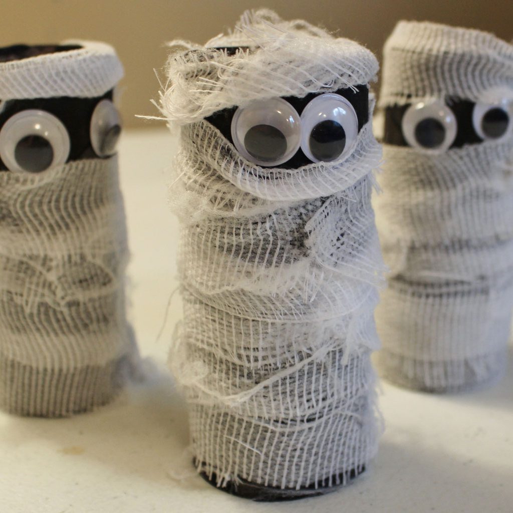 Mummy Halloween Craft - Raising Hooks