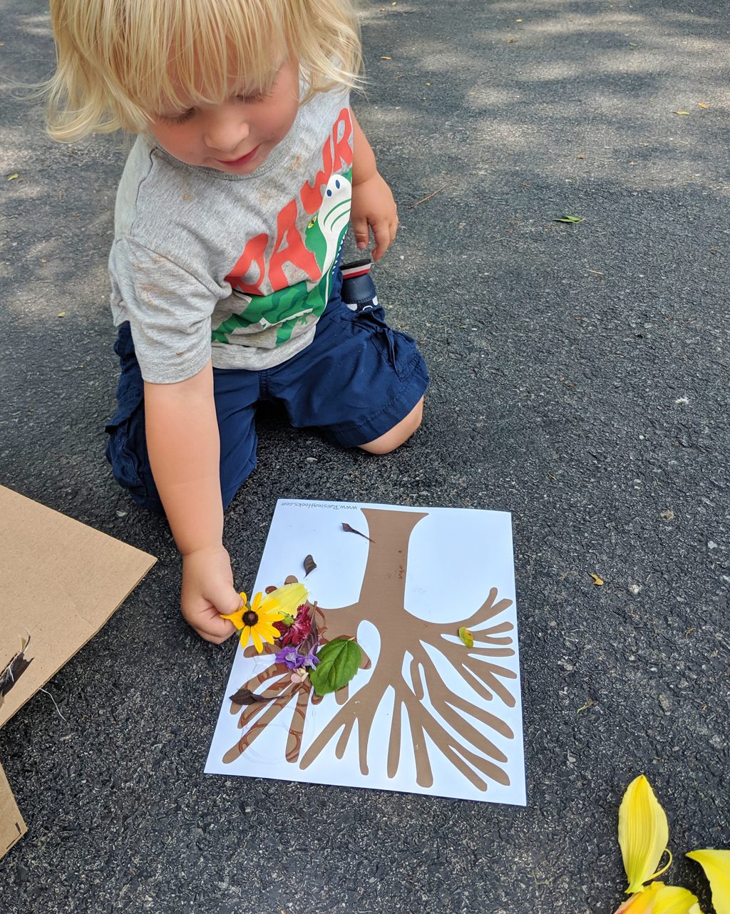 Crafting a Beautiful Tree with Treasures from Nature - Raising Hooks