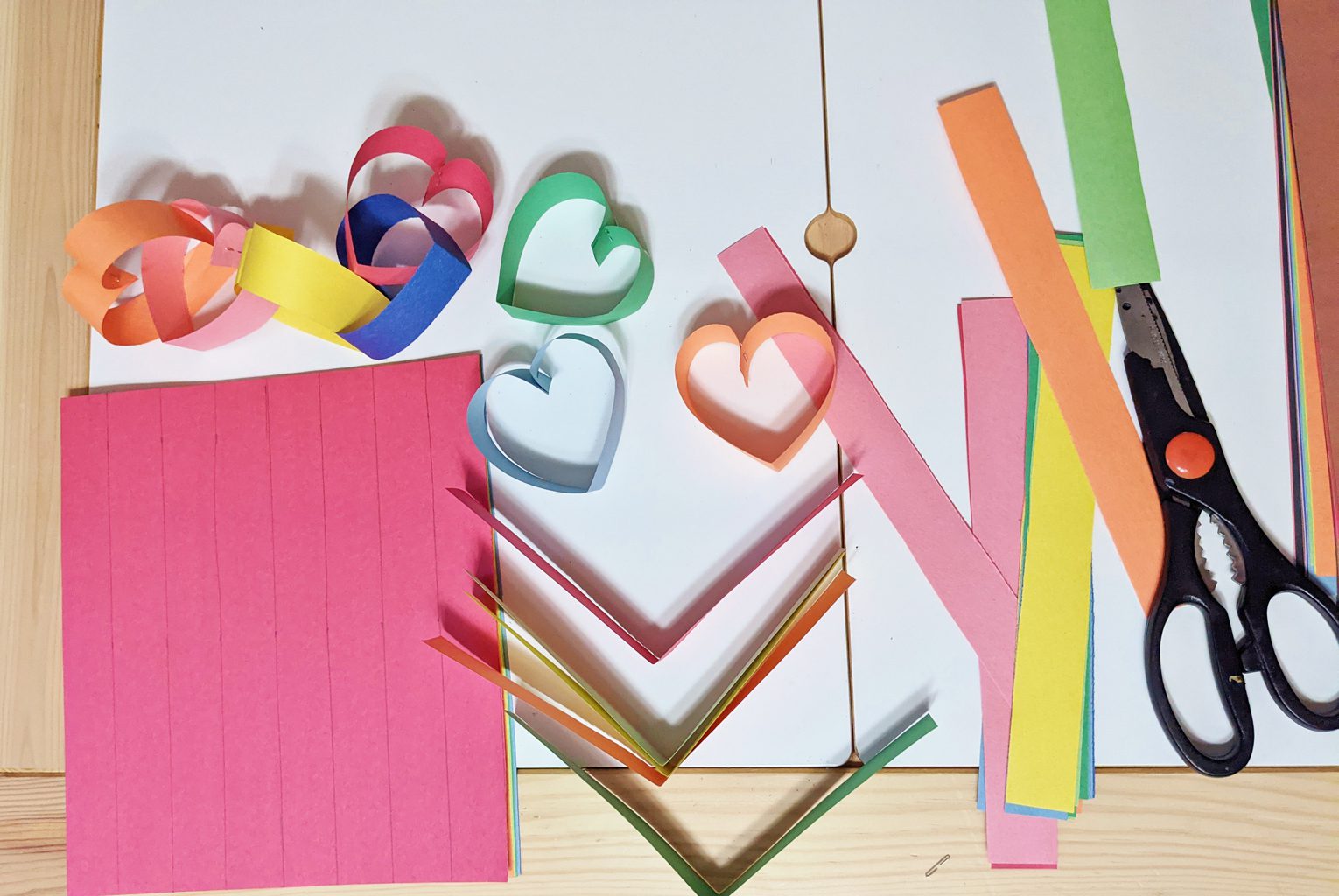 Valentine’s Day Paper Chain - Raising Hooks
