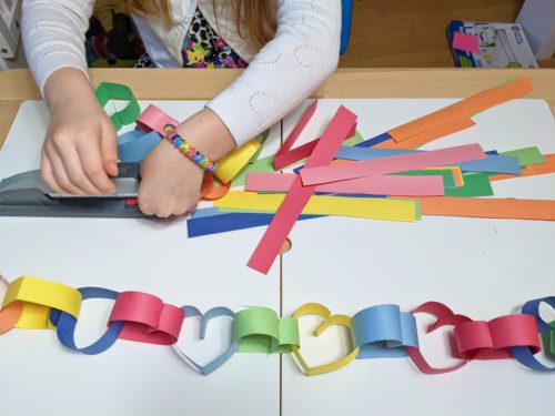 Valentine’s Day Paper Chain - Raising Hooks