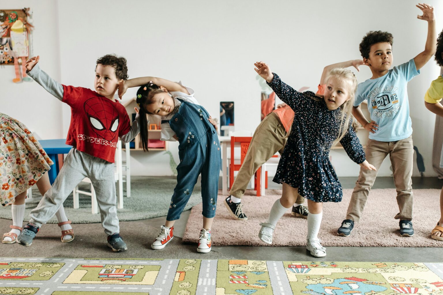 Songs To Get The Kids Moving - Raising Hooks