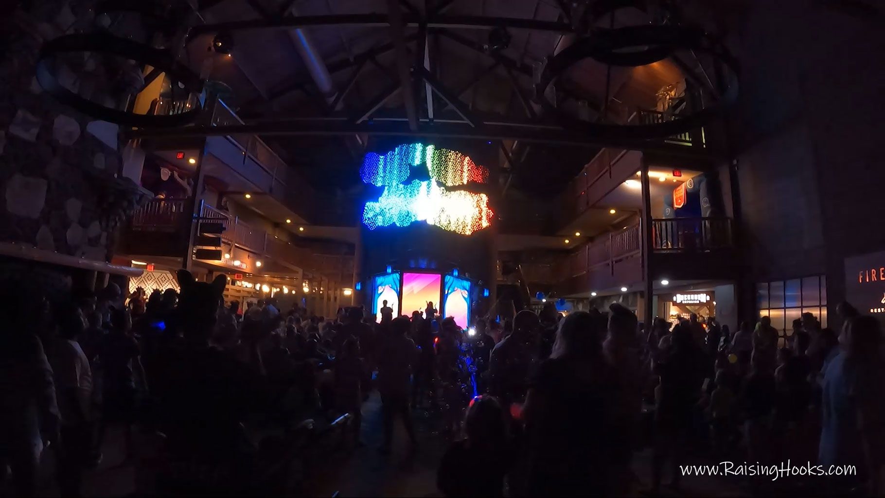 Kalahari vs. Great Wolf Lodge – Where Should You Go? - Raising Hooks